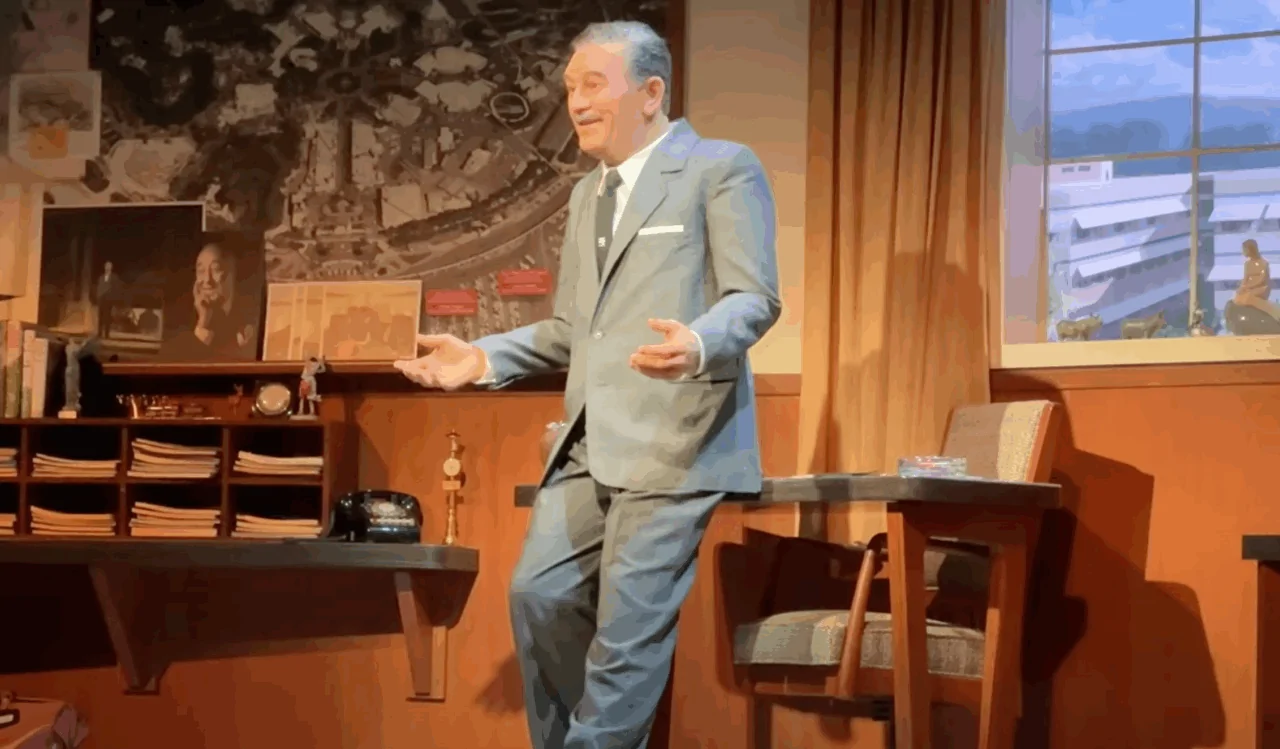 Walt Disney Audio-Animatronic Figure Breaks Down During Disneyland ...